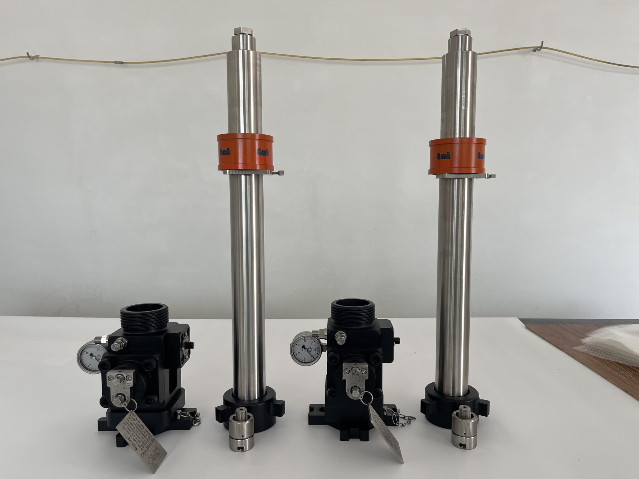 Corrosion Coupon Retrieval Tool New Design - Emt Pipe Cleaning Pig